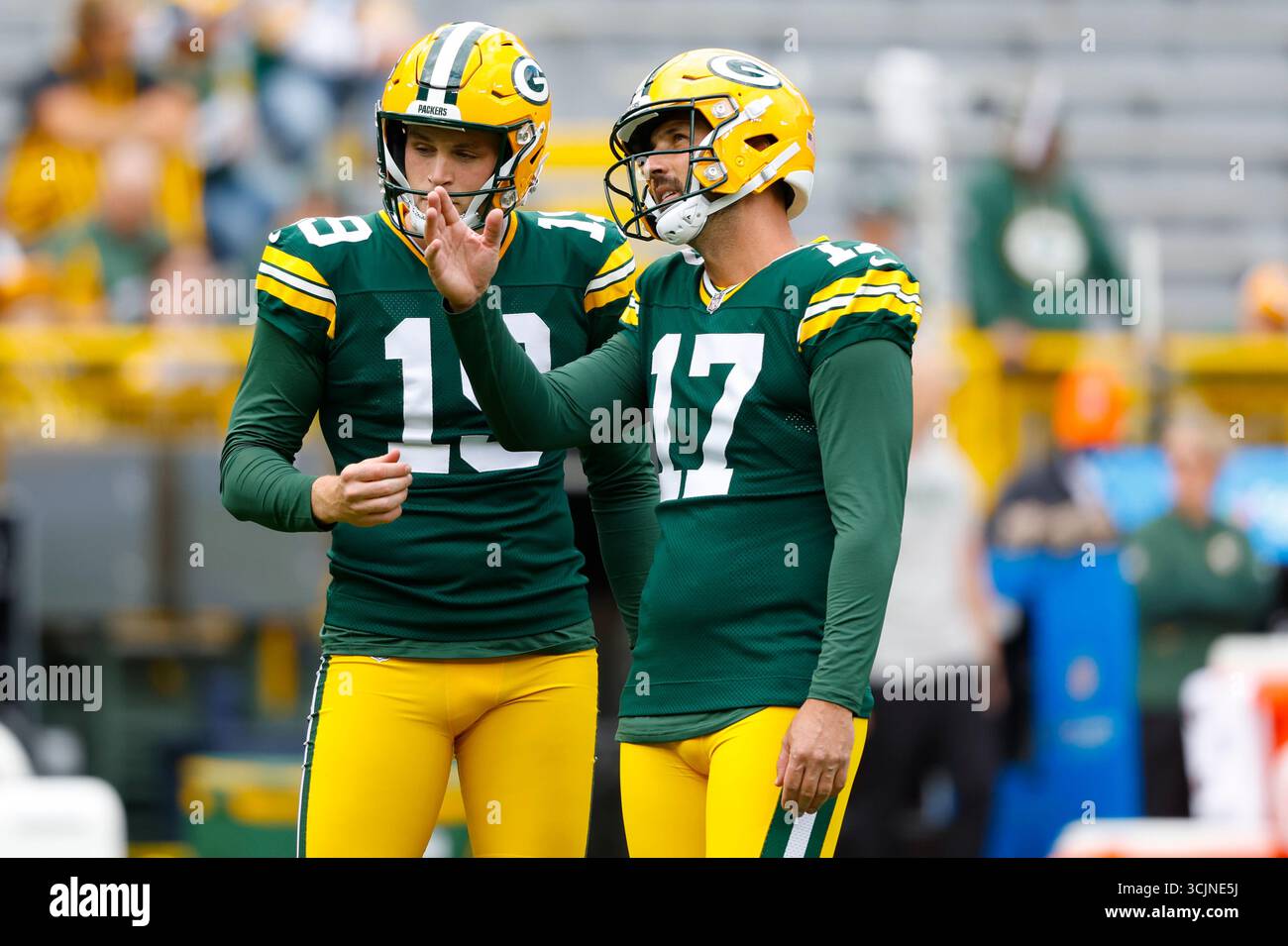 Green Bay Packers place kicker Brandon McManus (17) and Green Bay ...