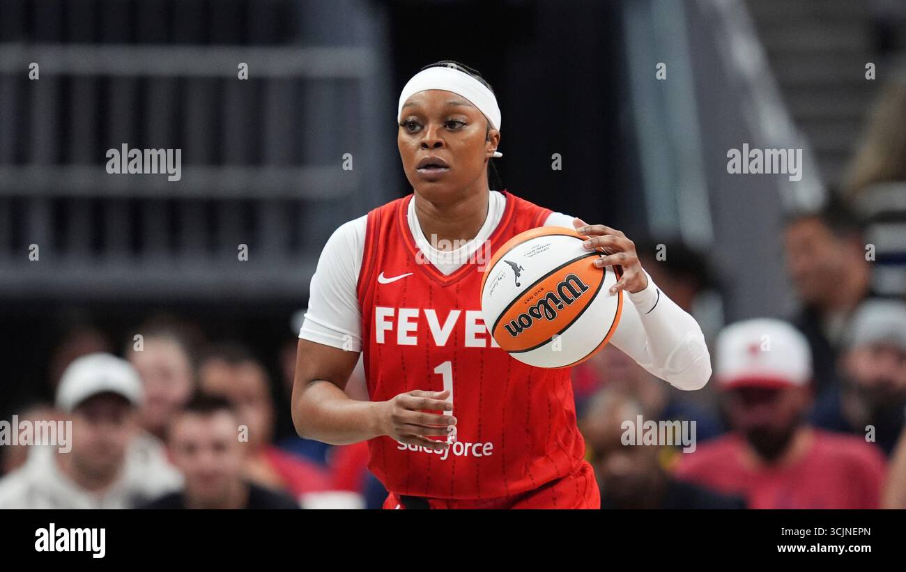Indiana Fever's Odyssey Sims dribbles during the first half of a WNBA ...