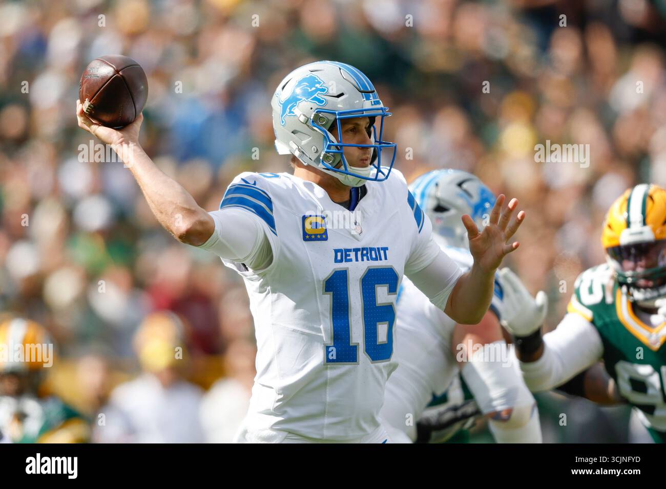Detroit Lions quarterback Jared Goff (16) throws the ball during a NFL ...
