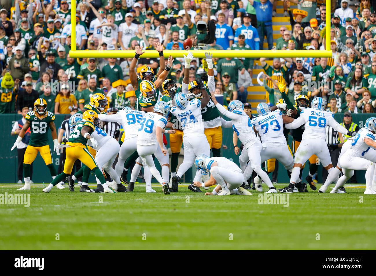 Detroit Lions place kicker Jake Bates (39) kicks a field goal during a ...