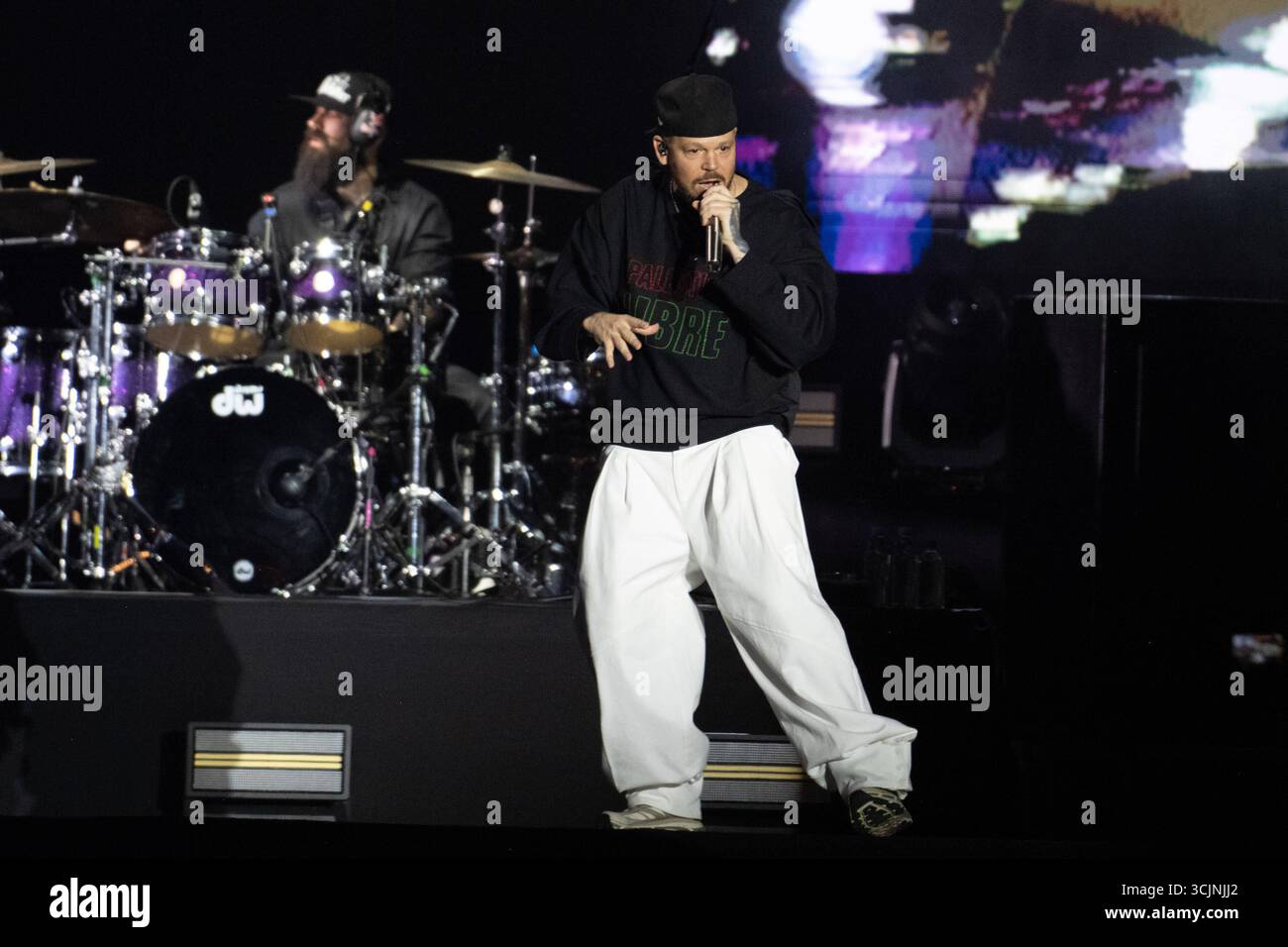 Residente Performs In A Massive Concert In Mexico Puerto Rican Singer ...