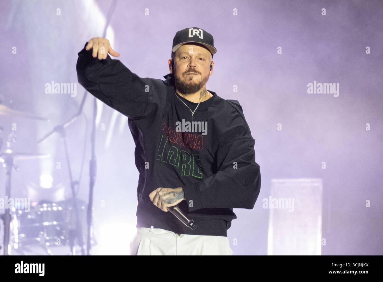 Residente Performs In A Massive Concert In Mexico Puerto Rican Singer ...