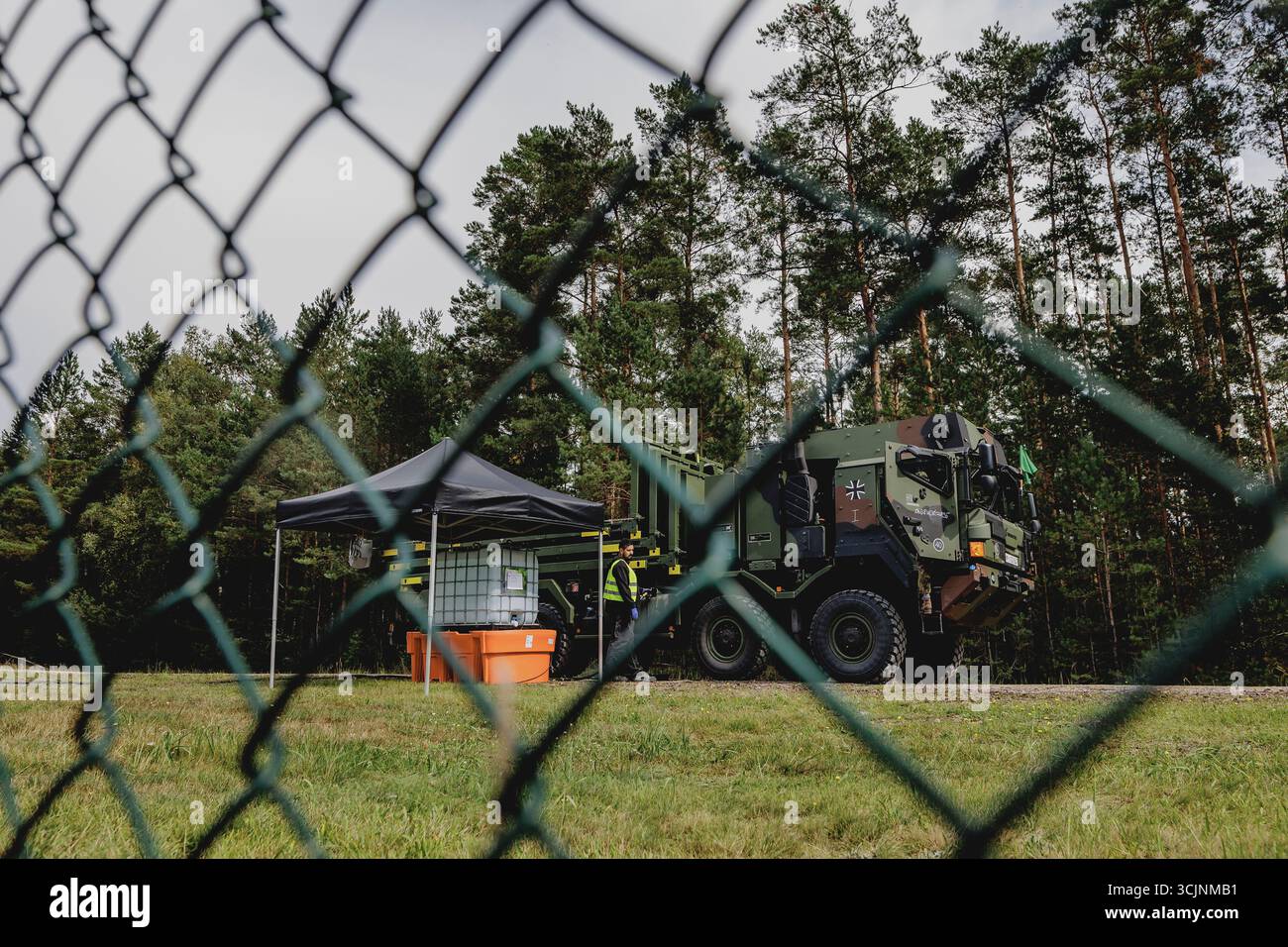 Refueling a multi-swap vehicle, taken at the temporarily erected Convoy ...