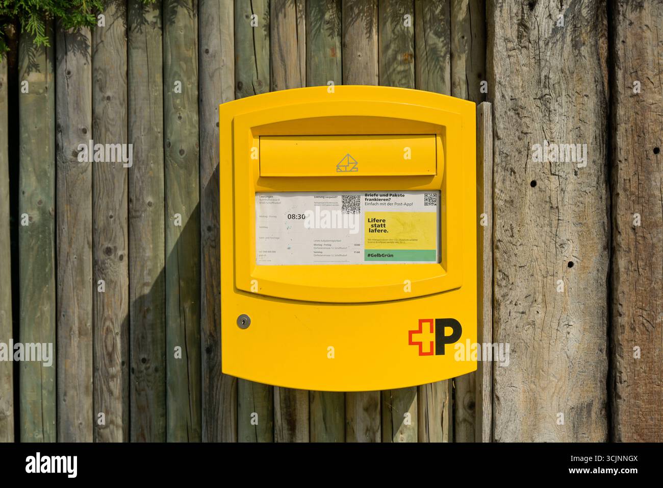 Briefkasten, Schweizer Post *** Letterbox, Swiss Post Stock Photo - Alamy