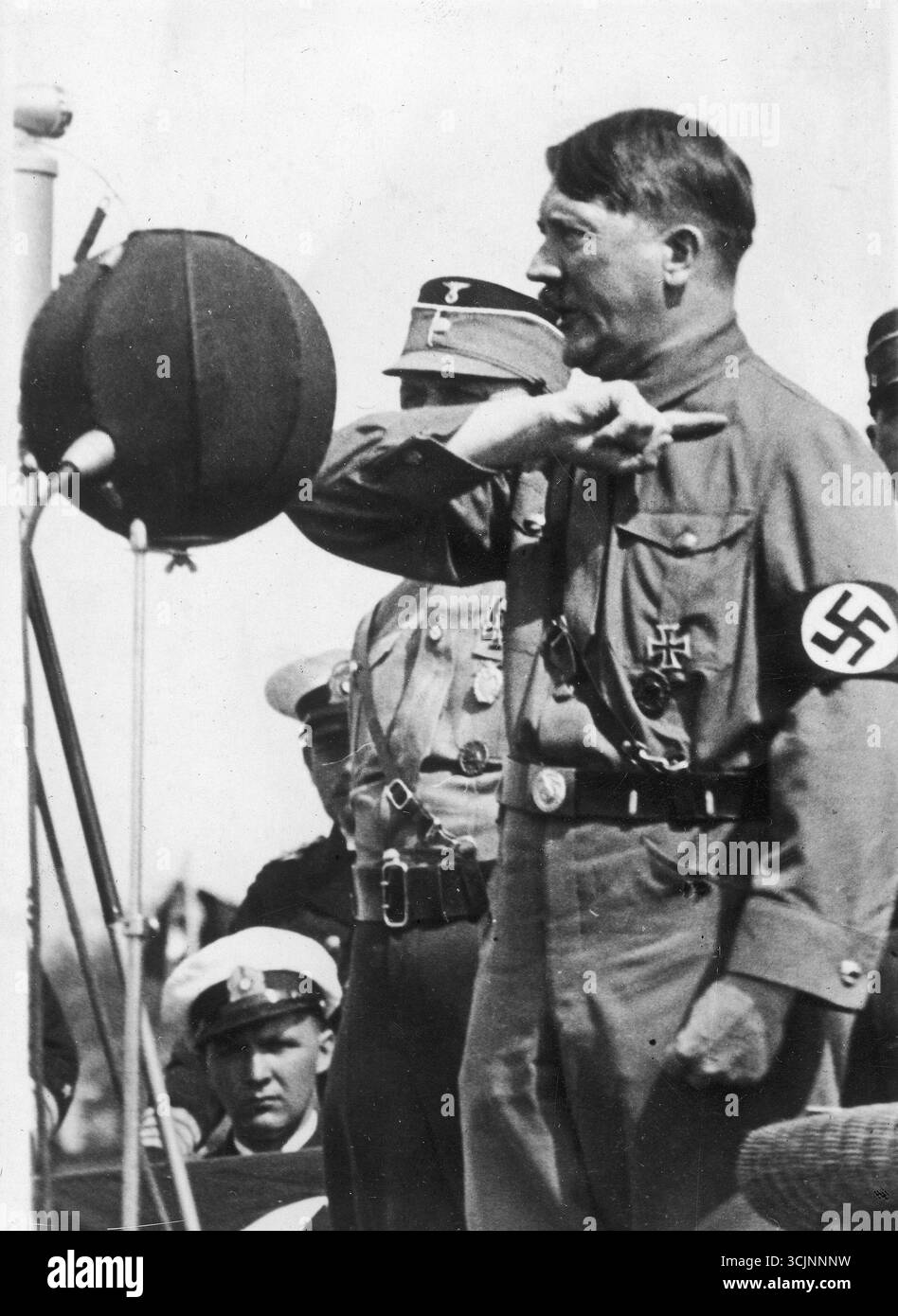 Adolf hitler speaks sa hi-res stock photography and images - Alamy