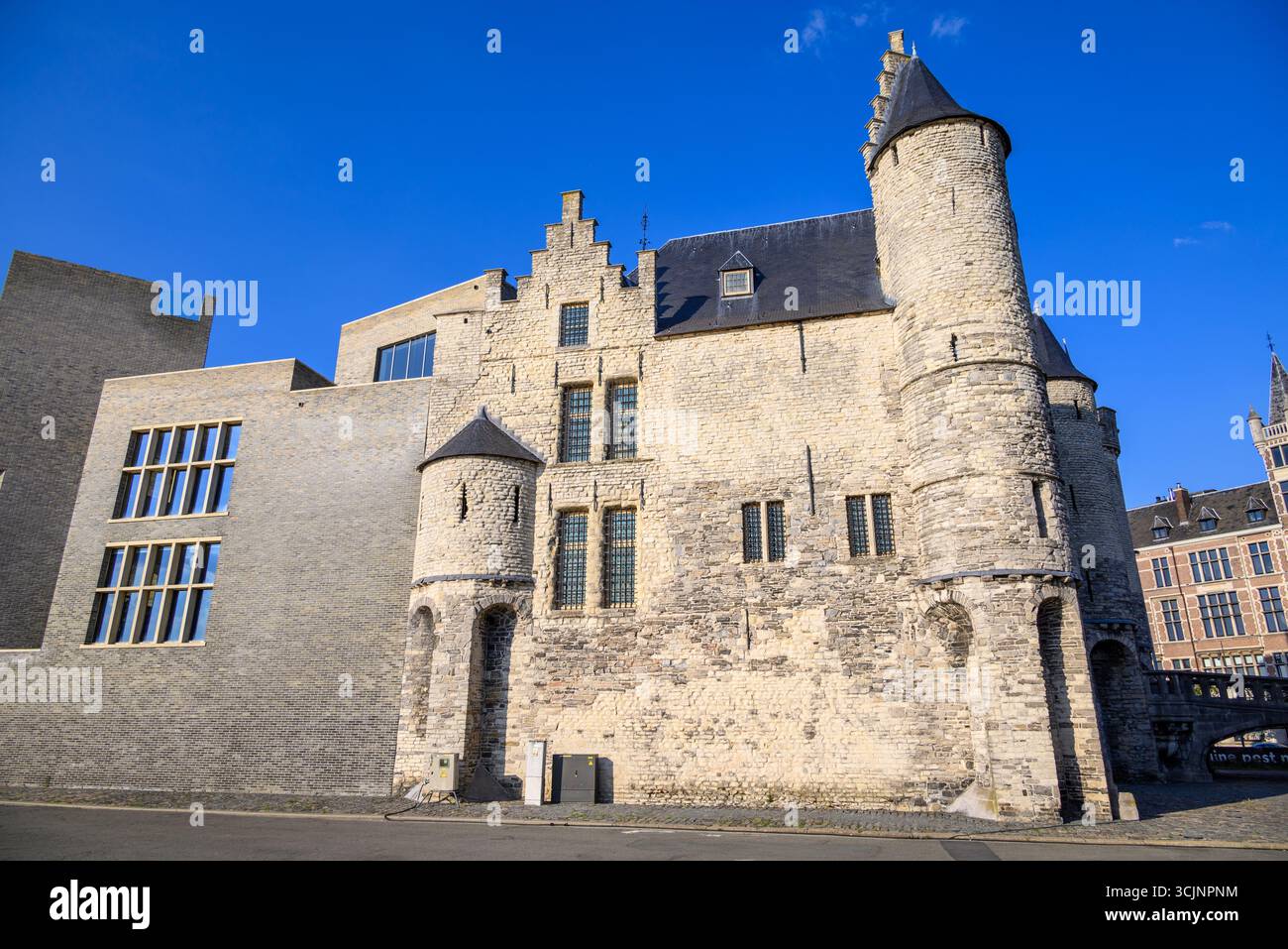 Het Steen medieval fortress on bank of Scheldt river in the old city ...