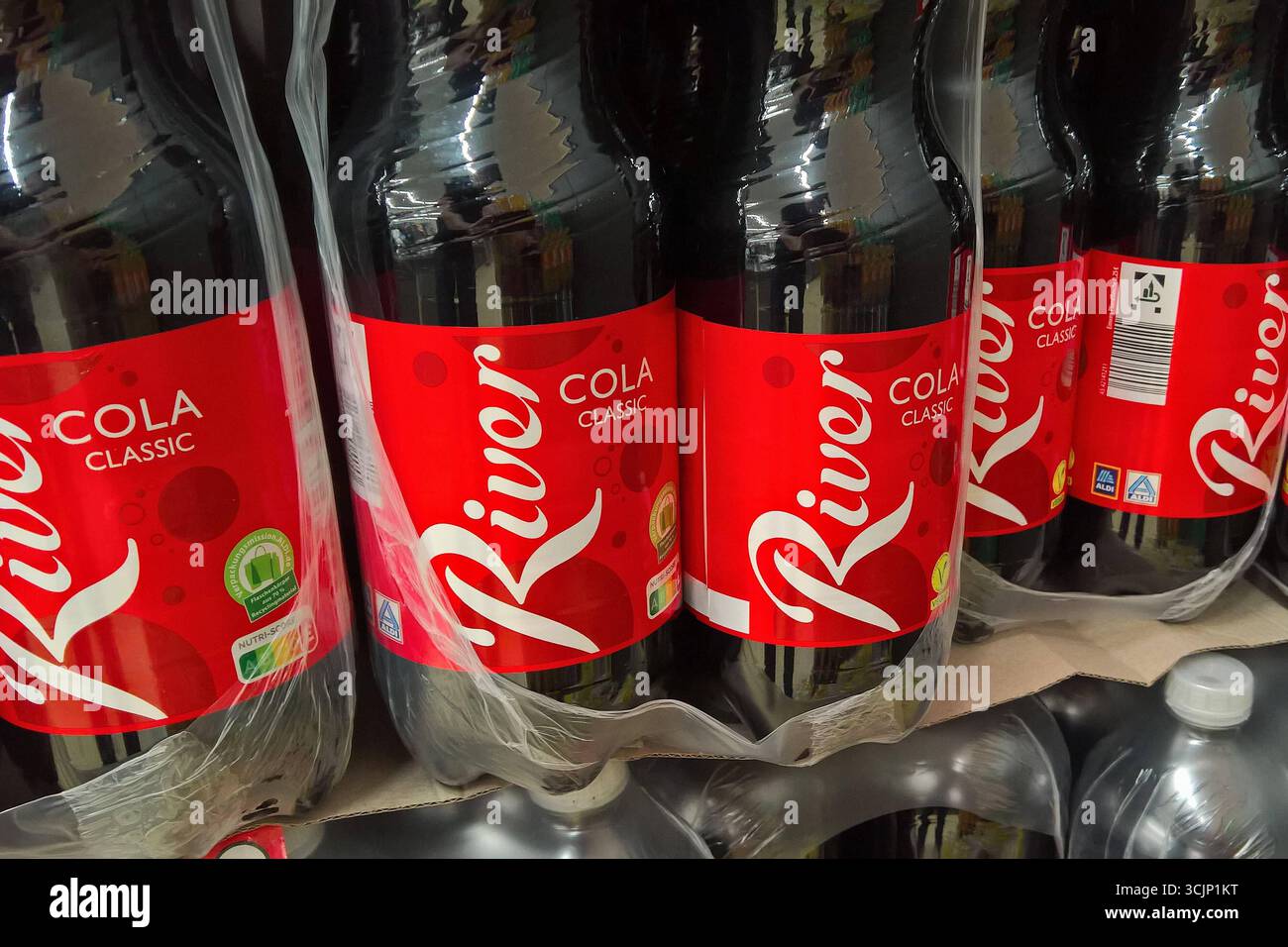 River Cola Classic, Eigenmarke im Sortiment von Discounter Aldi Süd und ...
