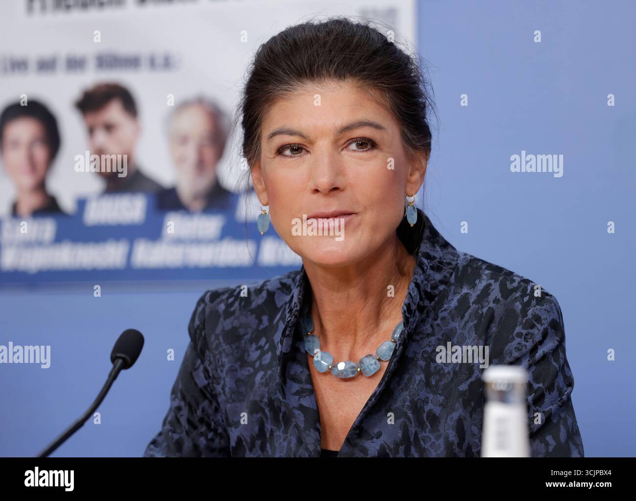 BSW-Parteivorsitzende Sahra Wagenknecht, Deutschland, Berlin, PK mit Dieter Hallervorden, Massiv ...