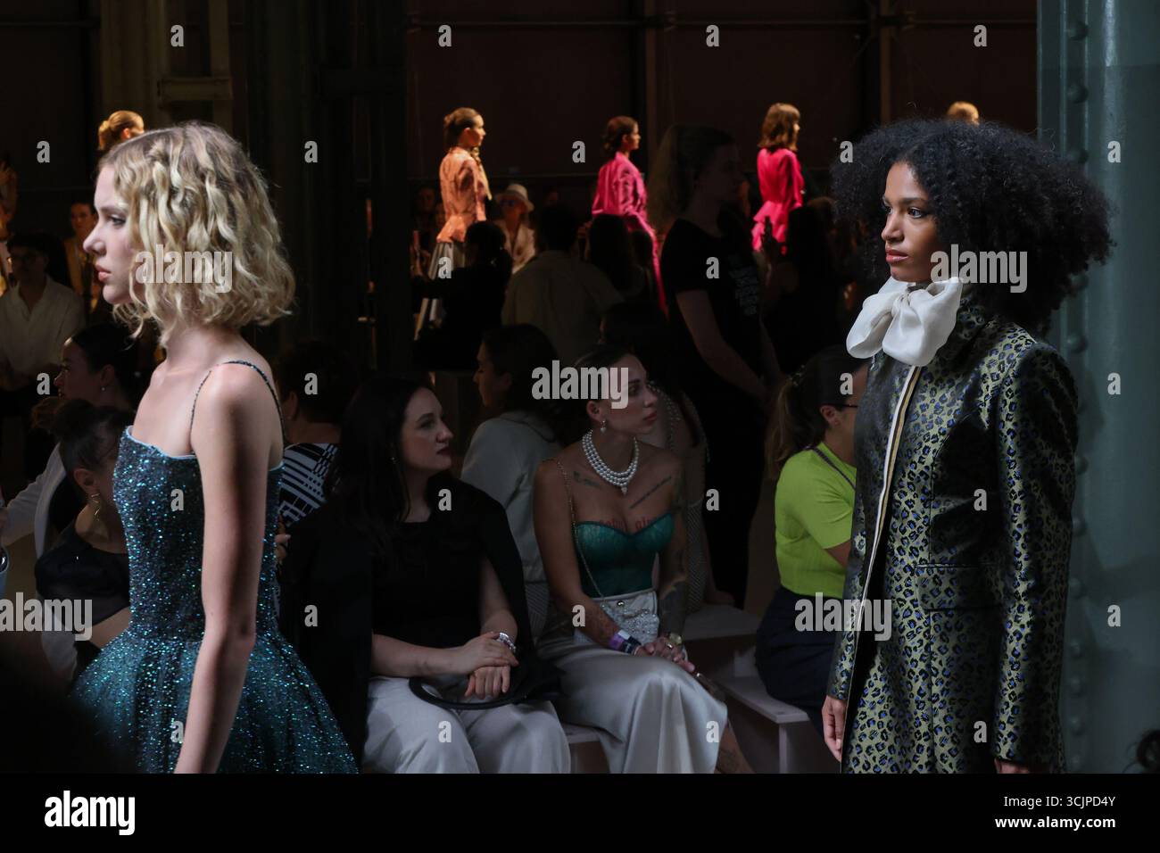 (250908) -- BUDAPEST, Sept. 8, 2025 (Xinhua) -- Models present ...