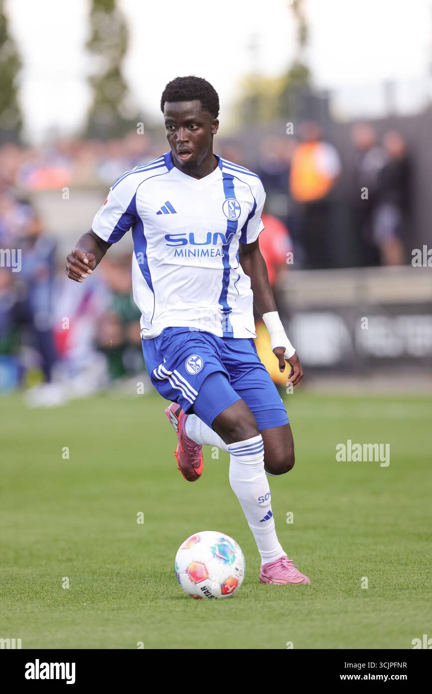 firo : 05.09.2025 Football: 2.Bundesliga 1.Bundesliga Test match: VfL ...