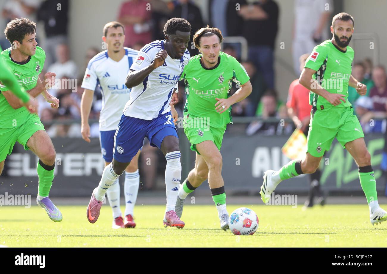 firo : 05.09.2025 Football: 2.Bundesliga 1.Bundesliga Test match: VfL ...