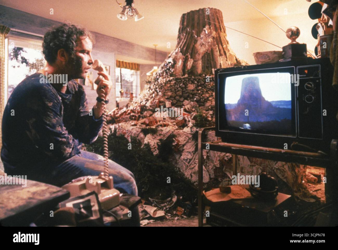 RICHARD DREYFUSS in CE3K (1977) -Original title: CLOSE ENCOUNTERS OF ...