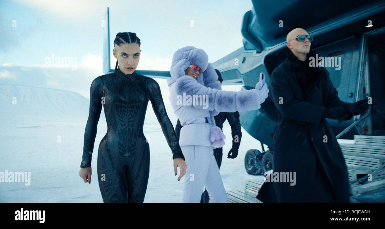NICHOLAS HOULT, SARA SAMPAIO and MARIA GABRIELA DE FARIA in SUPERMAN ...