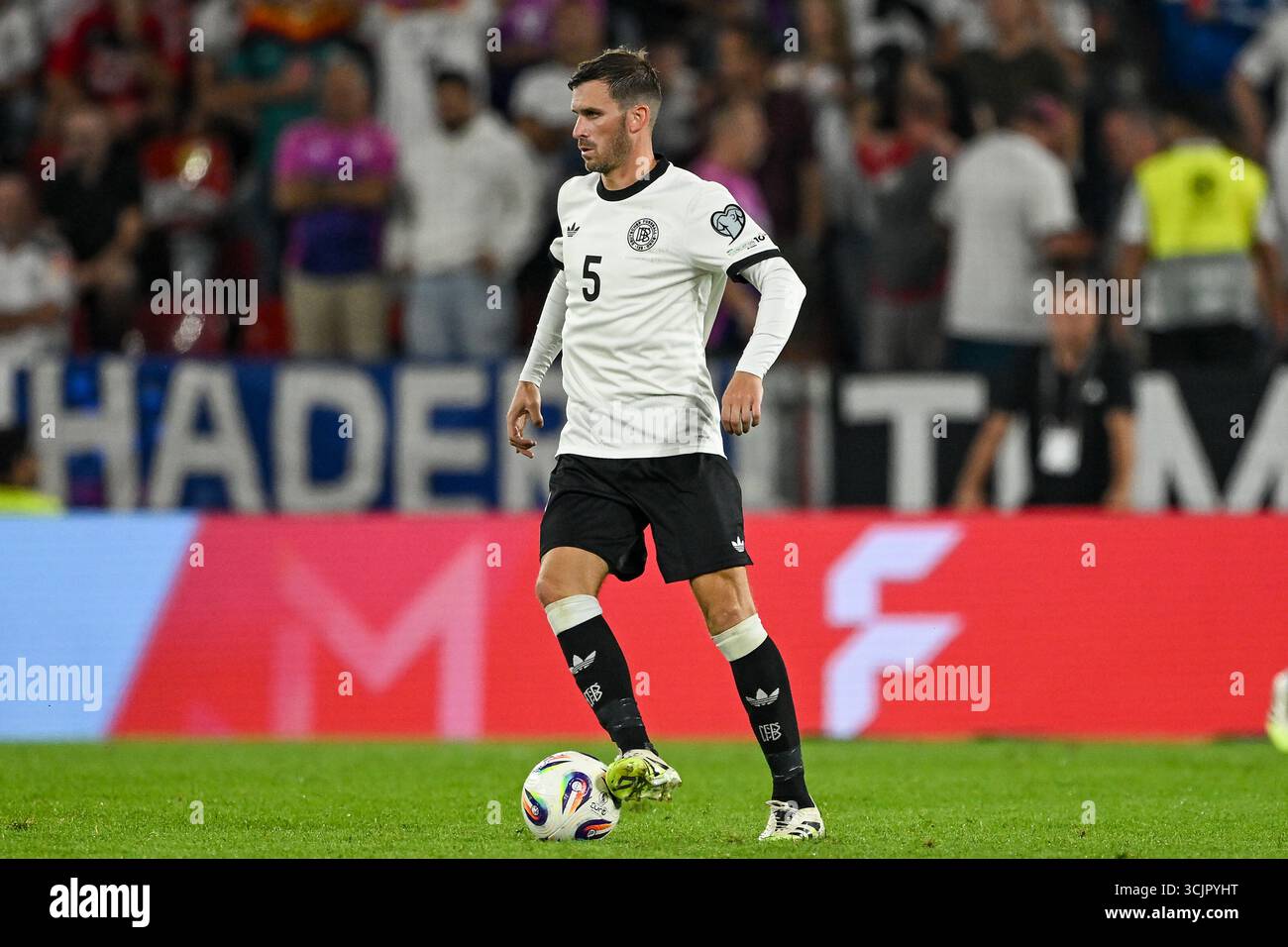 Pascal Groß / Gross (Deutschland, #05) am Ball, GER, Deutschland vs Nordirland, Fussball, WM ...