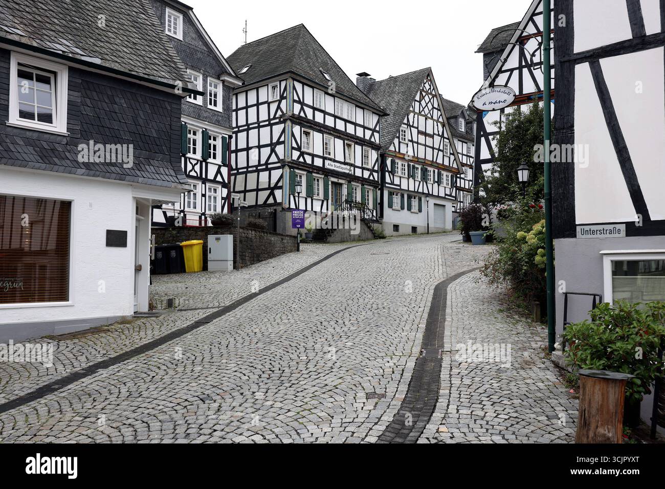 Die Historische Altstadt von Freudenberg mit ihren Fachwerkhaeusern ...