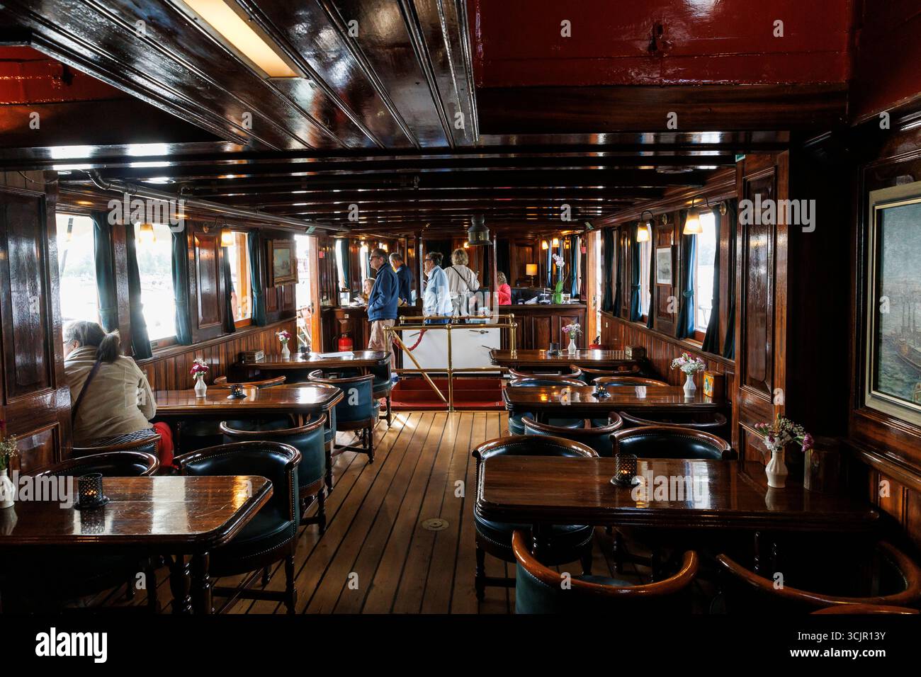 Ship hydrograaf hi-res stock photography and images - Alamy
