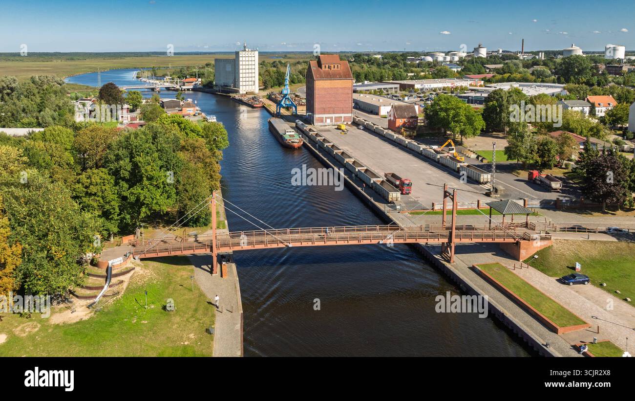 03.09.2025 - Blick auf die Hansestadt Anklam und den Hafen an der Peene ...