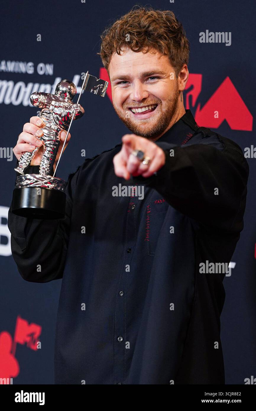 Alex warren singer hi-res stock photography and images - Alamy