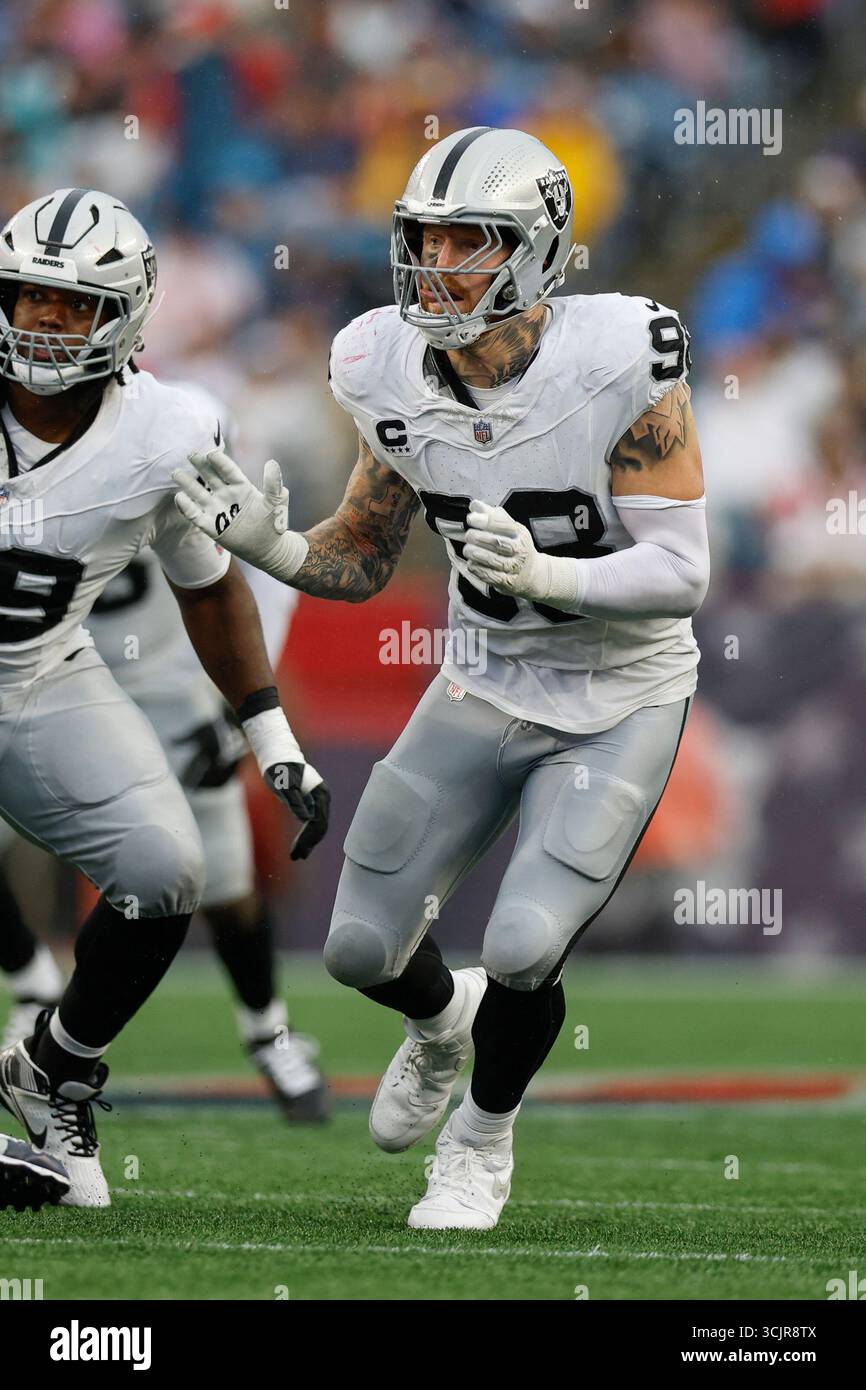 Las Vegas Raiders defensive end Maxx Crosby (98) rushes during the ...