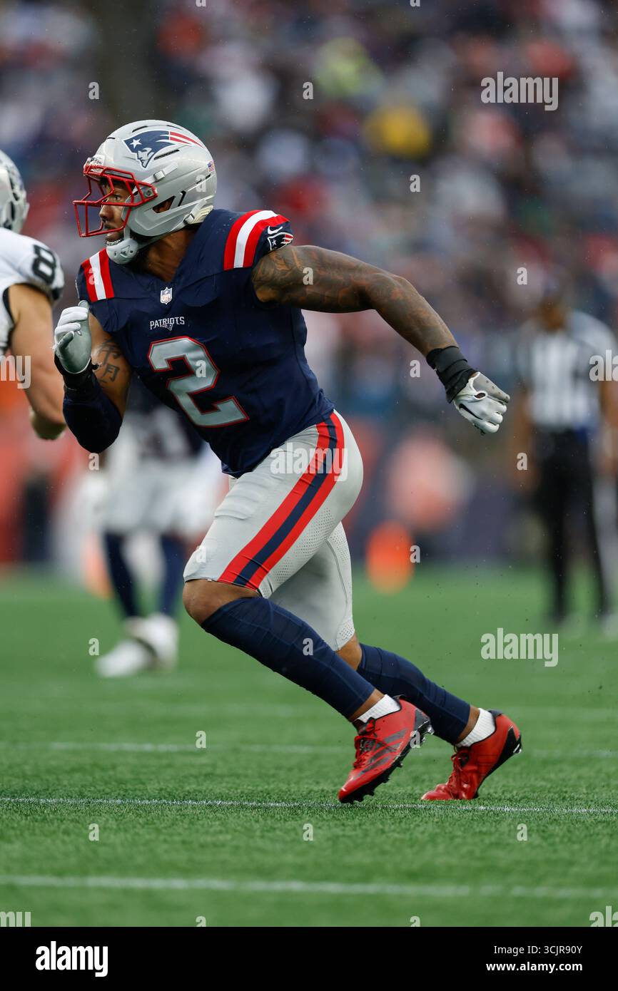 New England Patriots linebacker Harold Landry III (2) rushes during the ...