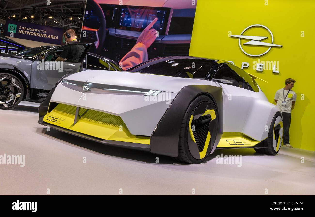 Opel Corsa Vision GSE / IAA 2025 auf der Messe in München / Datum: 08.09.2025 / *** Opel Corsa ...