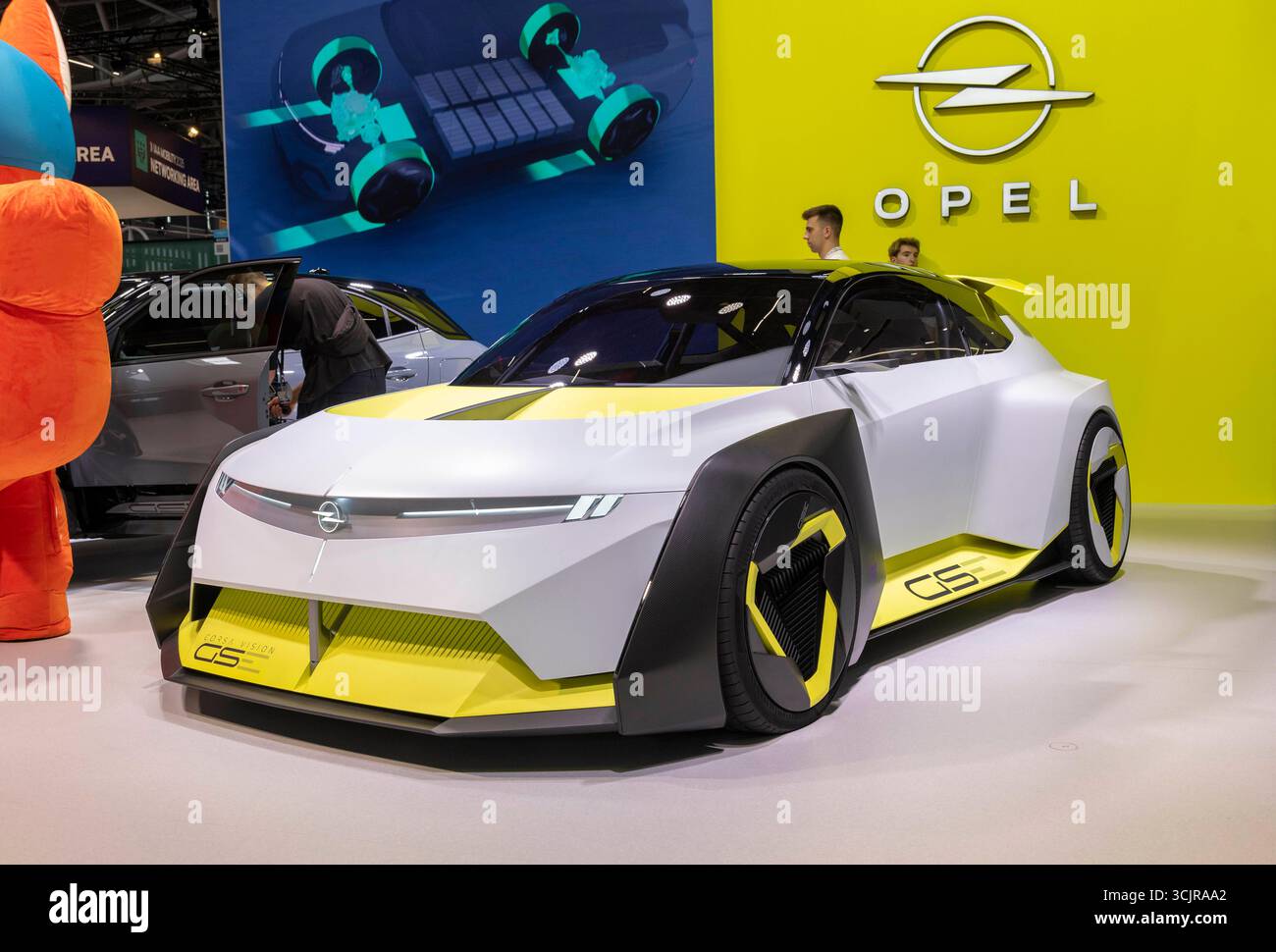 Opel Corsa Vision GSE / IAA 2025 auf der Messe in München / Datum: 08.09.2025 / *** Opel Corsa ...