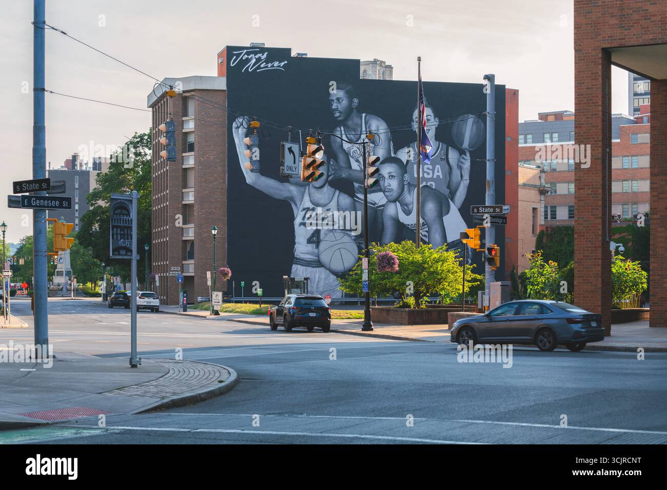 Basketball mural hi-res stock photography and images - Alamy
