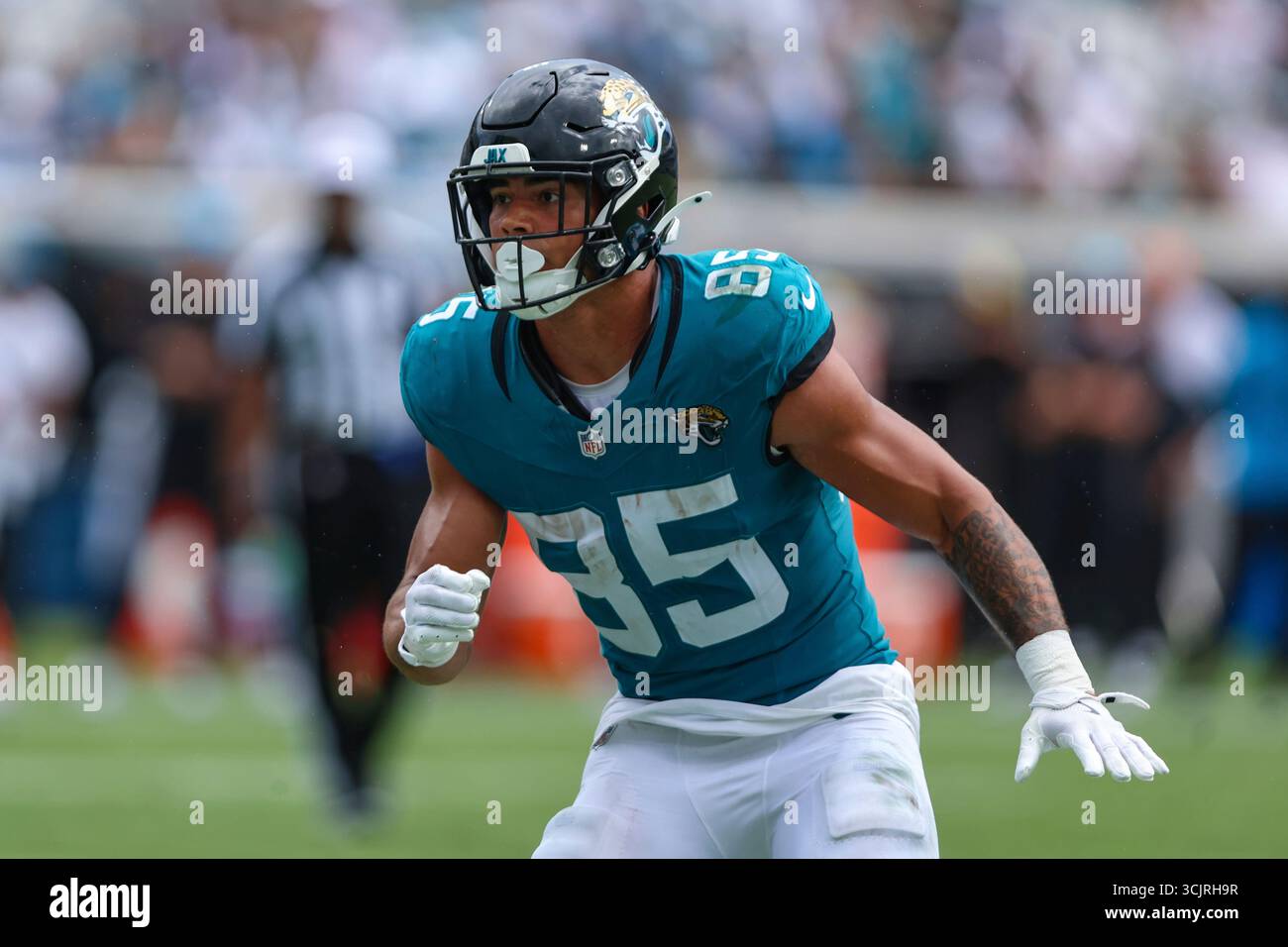 Jacksonville Jaguars tight end Brenton Strange (85) in action during an ...