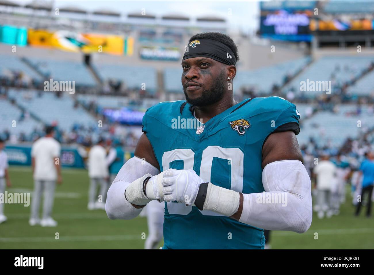 Jacksonville Jaguars defensive end Emmanuel Ogbah (90) leaves the field ...