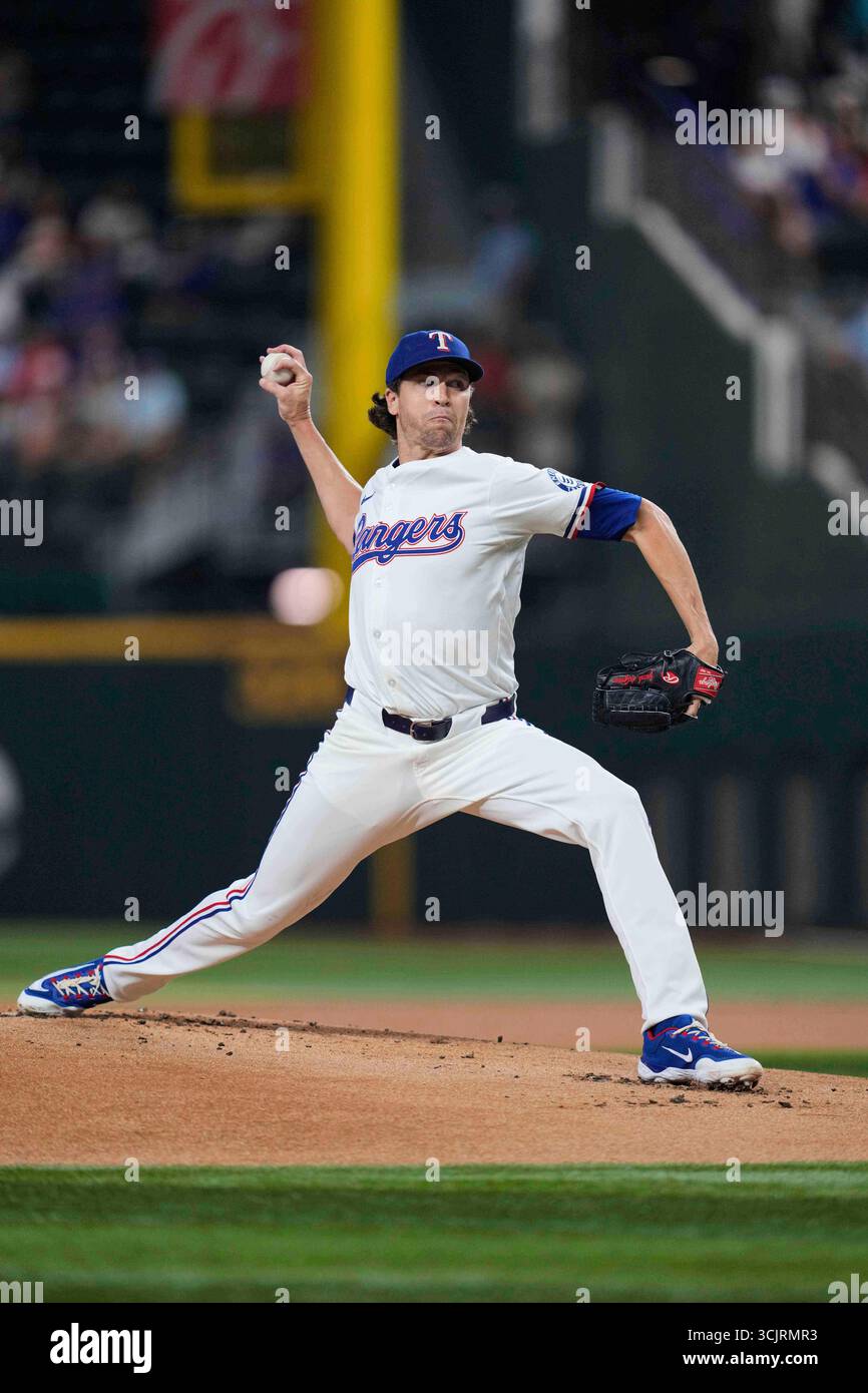 Texas Rangers starting pitcher Jacob deGrom works against the Houston ...