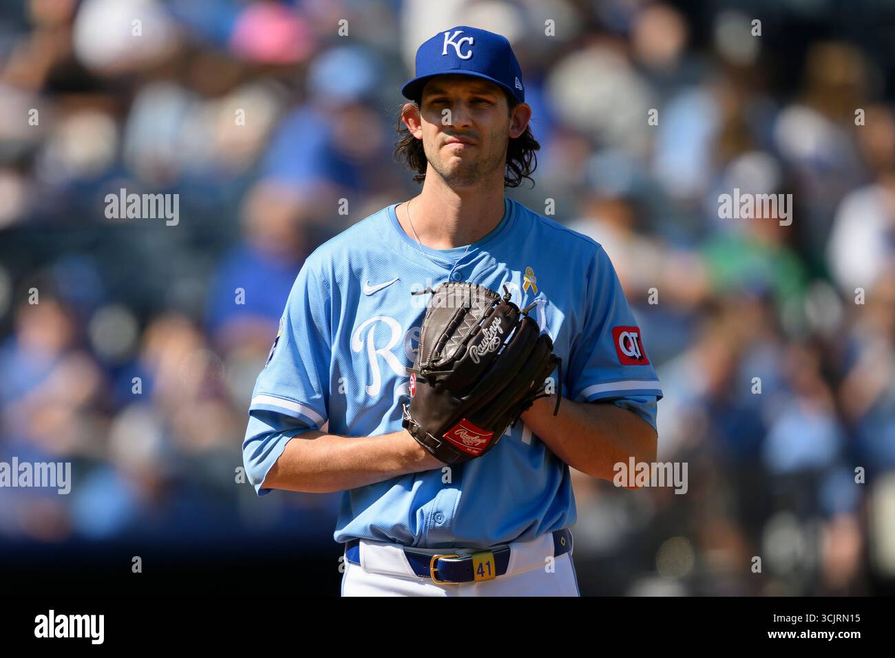 Kansas City Royals relief pitcher Daniel Lynch IV on the mound against ...