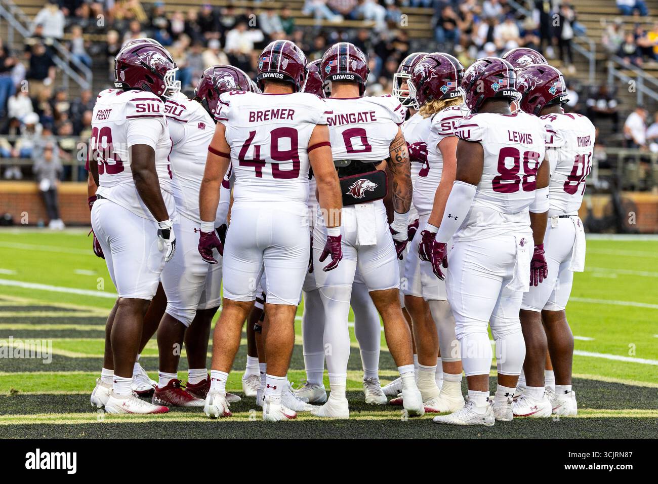 September 06, 2025: Southern Illinois linebackers huddle during pregame ...