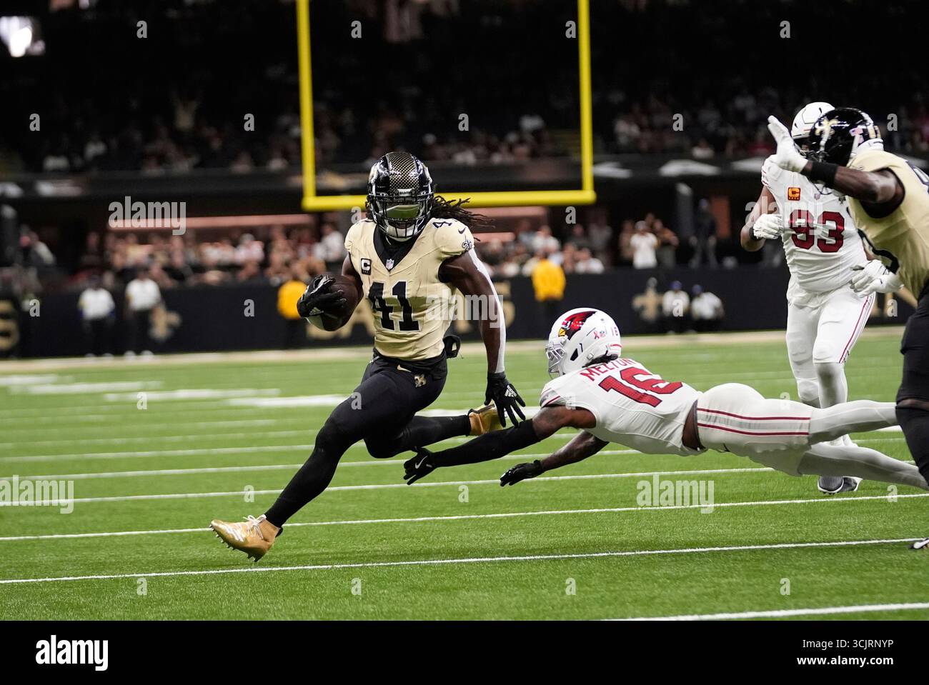 New Orleans Saints running back Alvin Kamara (41) carries for a ...