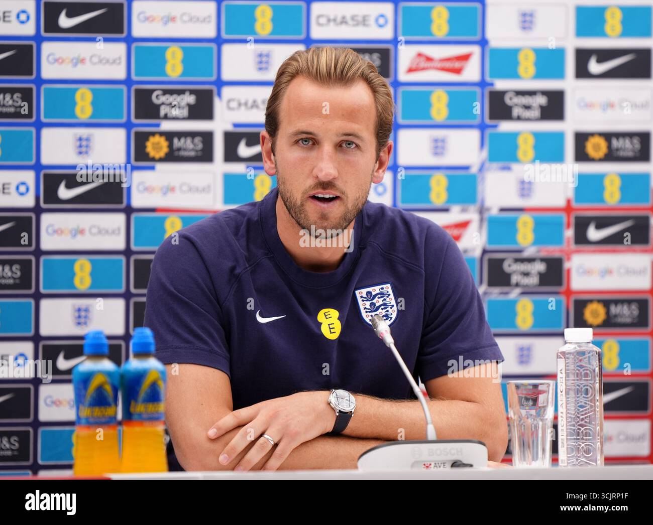 Harry kane england serbia 2025 hi-res stock photography and images - Alamy