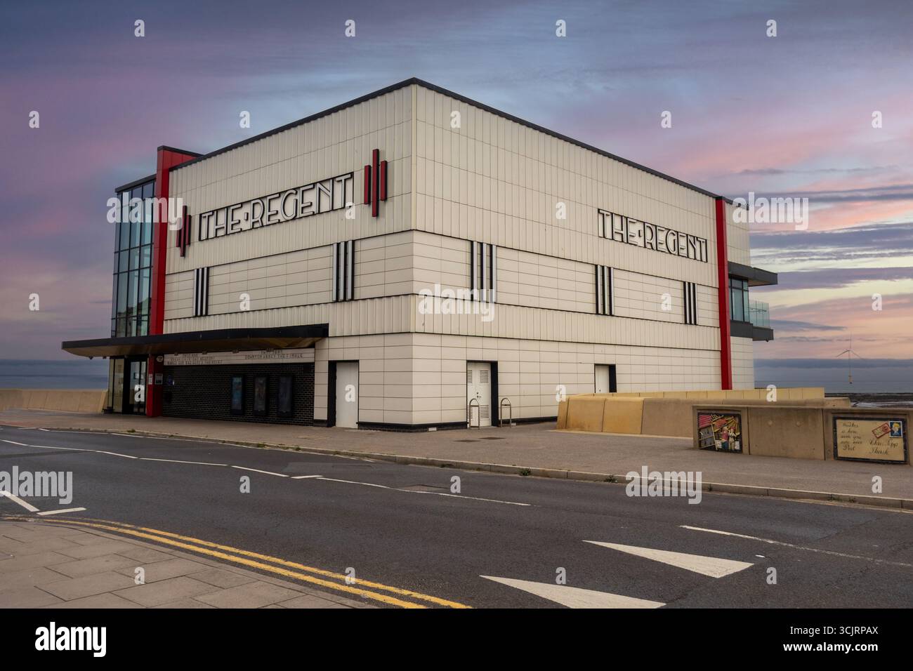 Exterior view of The Regent Cinema in Redcar Stock Photo - Alamy