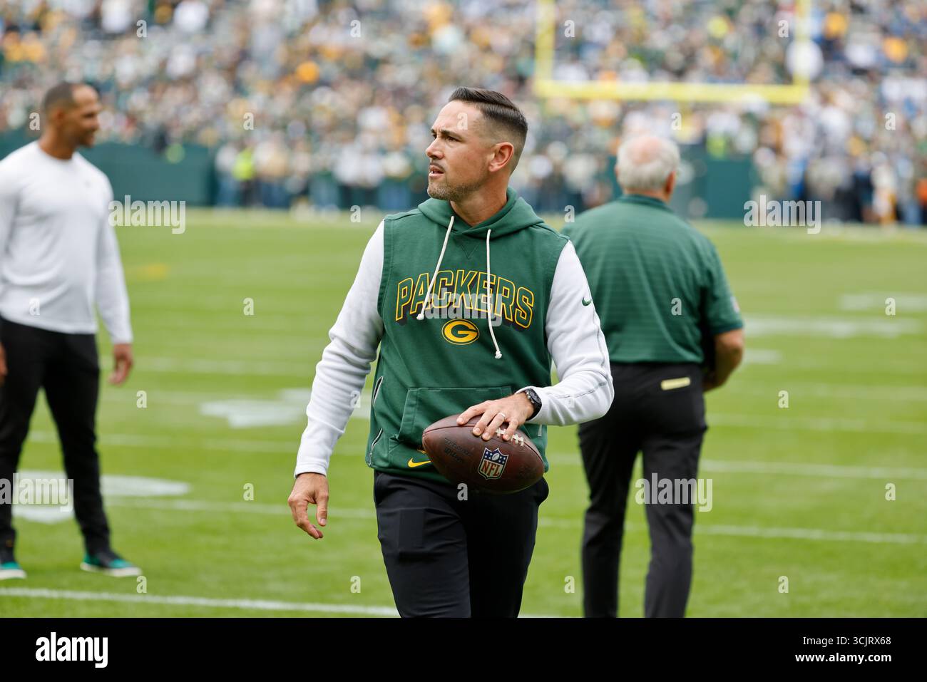 during the first half of an NFL football game Sunday, Sept. 7, 2025, in ...