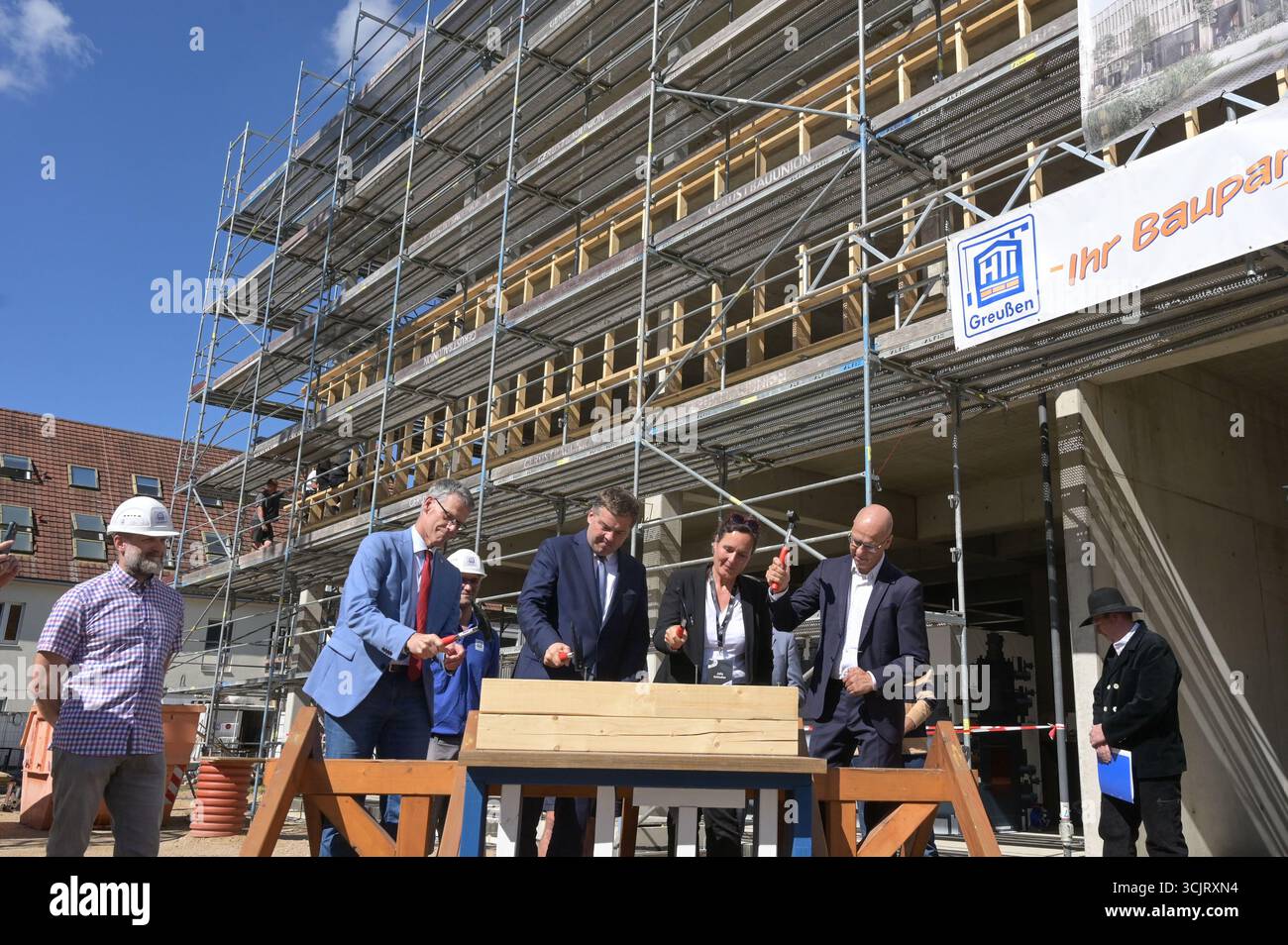 08 September 2025, Saxony-Anhalt, Halle (Saale): Egbert Geier (2nd from ...