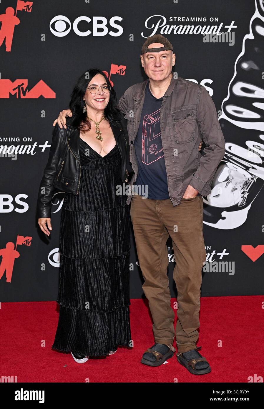 Gregg Alexander, right, and Danielle Brisebois arrive at the MTV Video ...