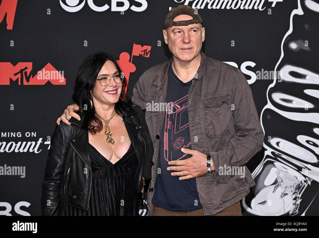 Gregg Alexander, right, and Danielle Brisebois arrive at the MTV Video ...