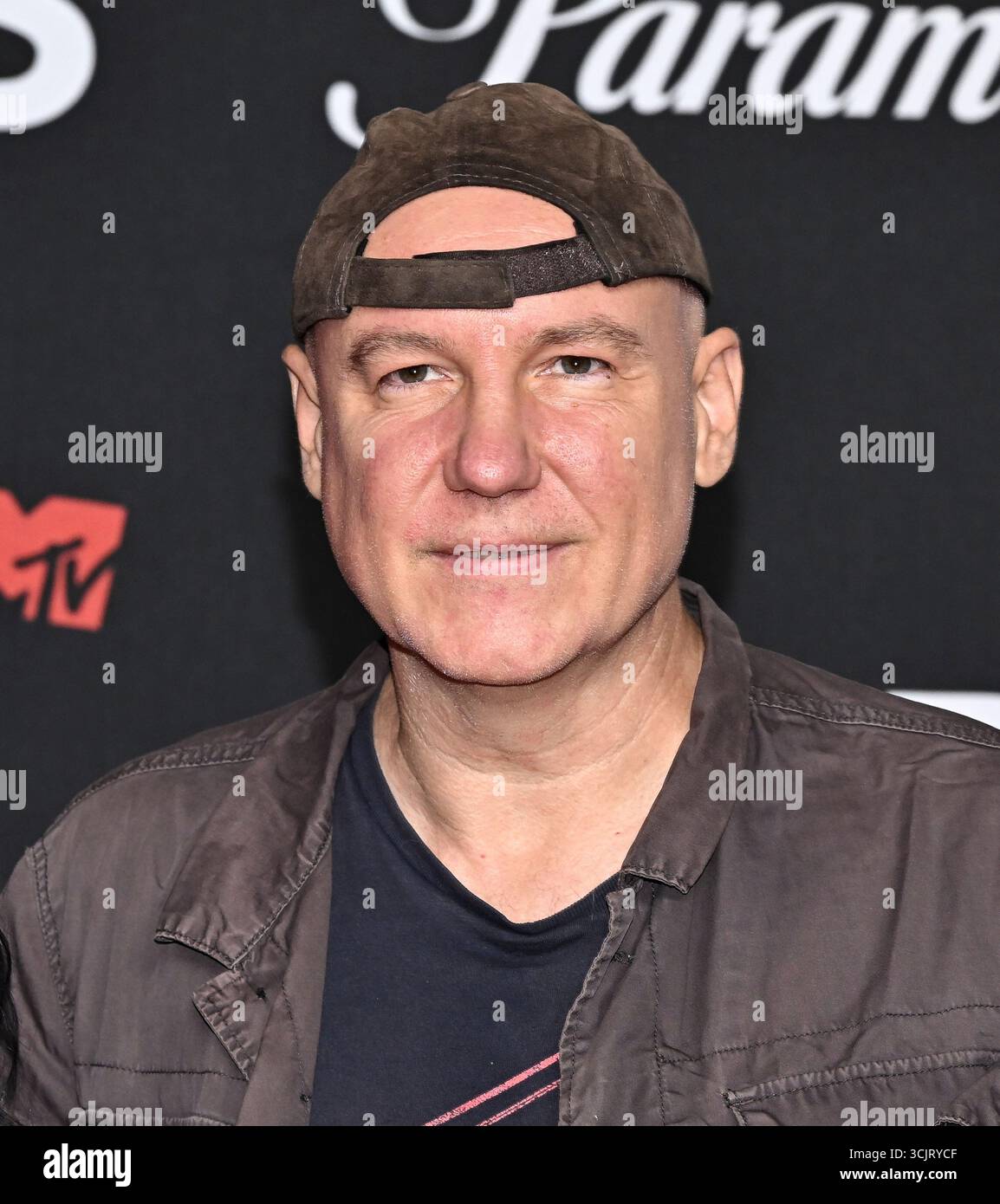 Gregg Alexander arrives at the MTV Video Music Awards on Sunday, Sept ...