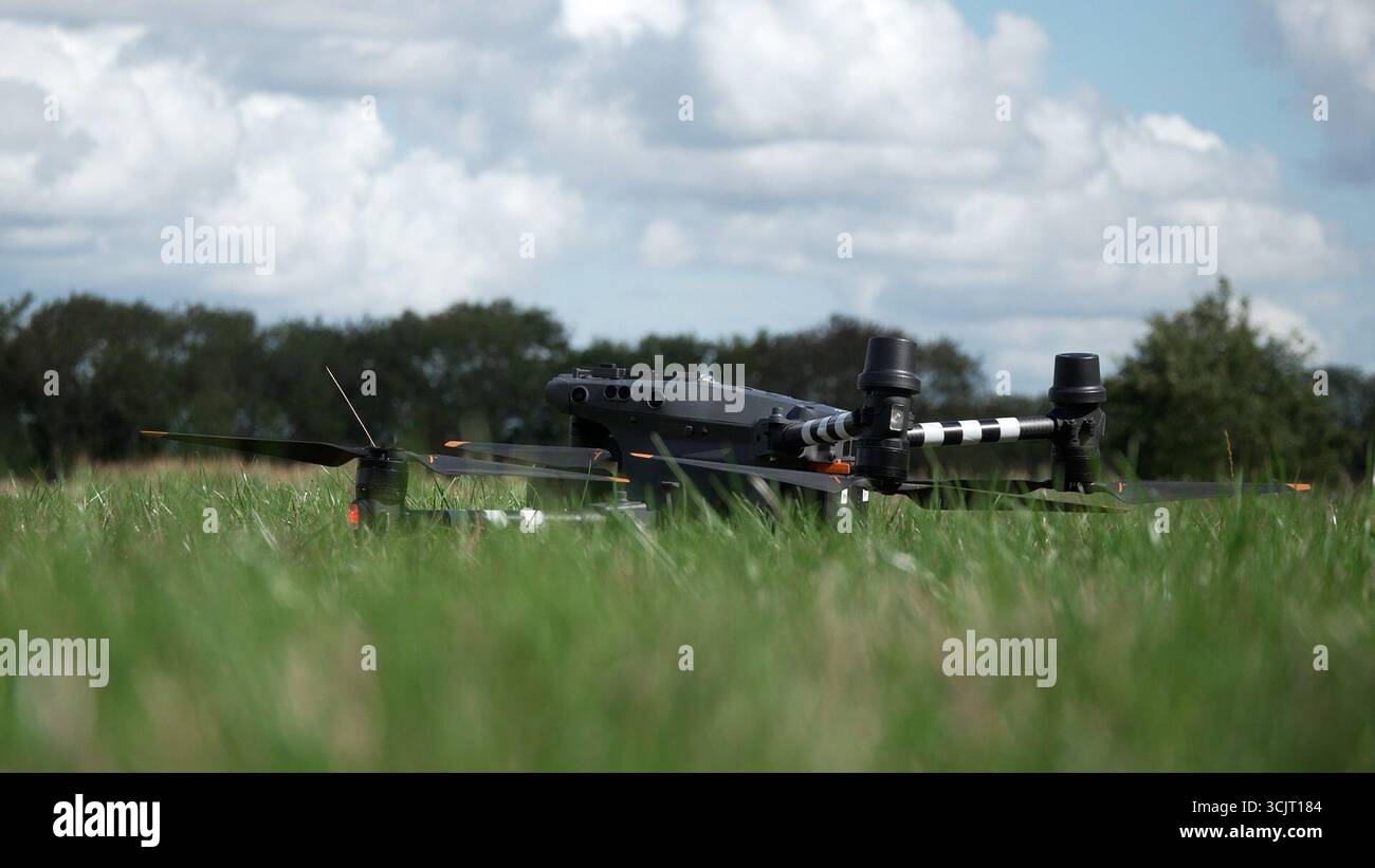 Droneing hi-res stock photography and images - Alamy