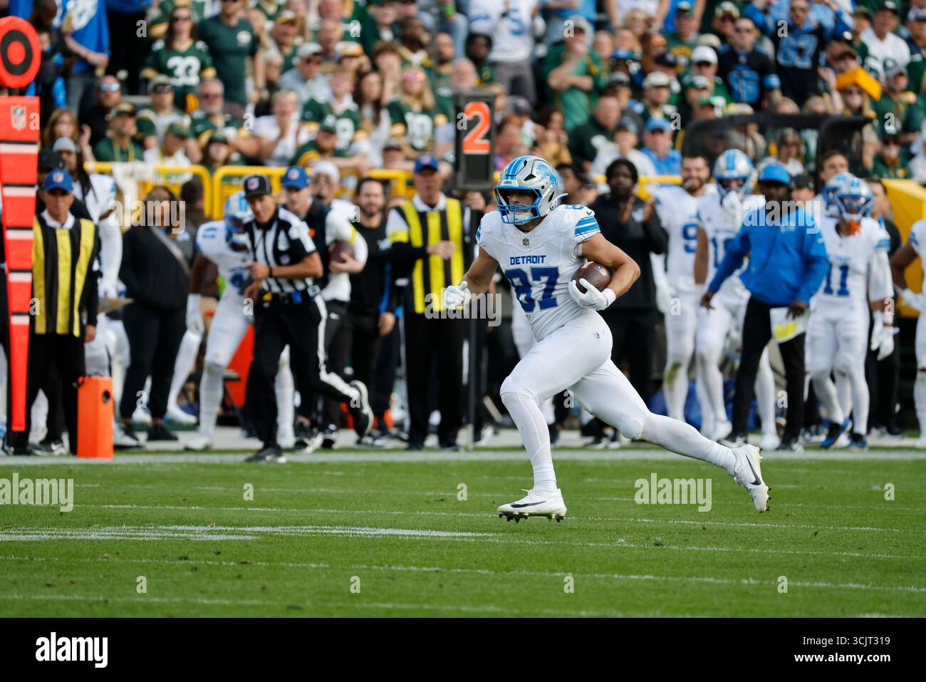 Detroit Lions tight end Sam LaPorta (87) during an NFL football game ...