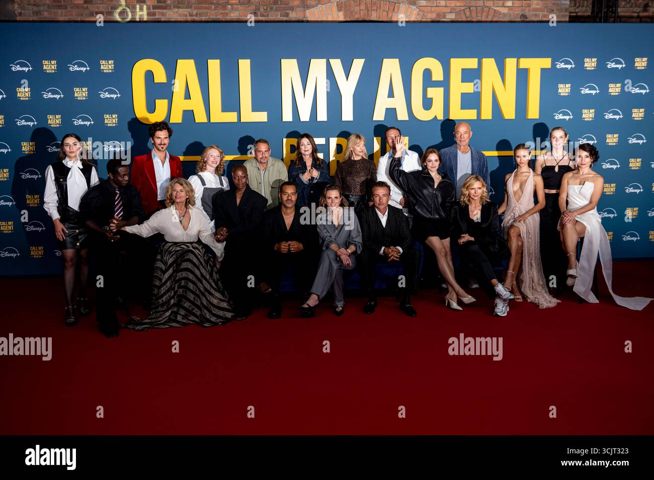 08 September 2025, Berlin: The cast stands on the red carpet at the ...
