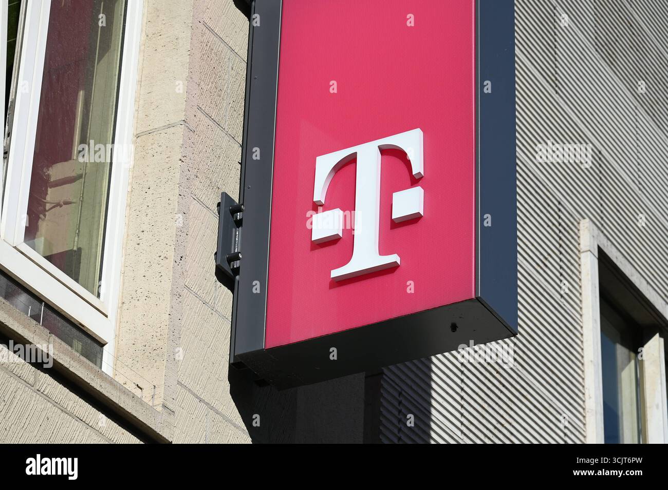Das T für Telekom. Das T steht für Deutsche Telekom und ist das ...