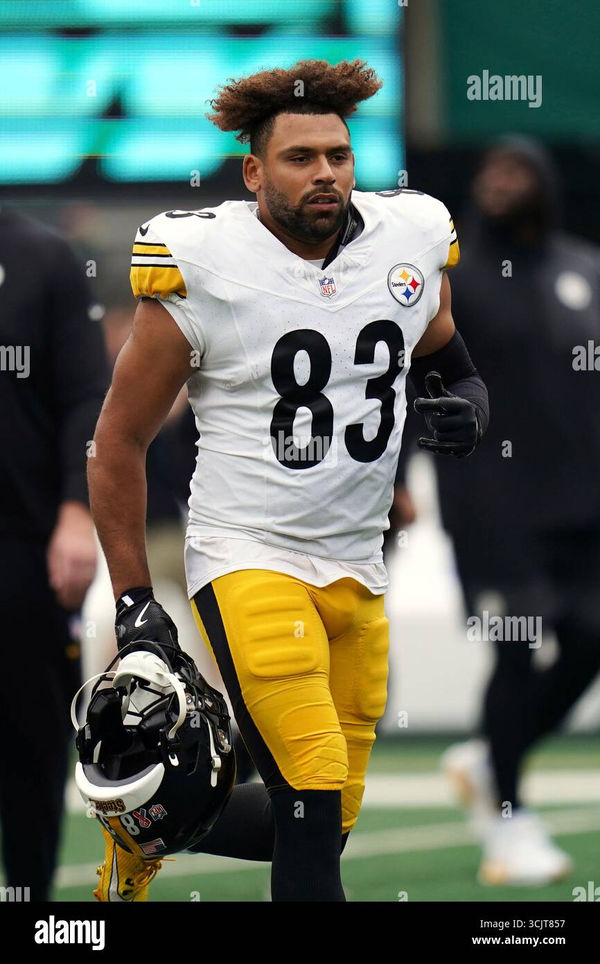 Pittsburgh Steelers tight end Connor Heyward (83) walks off the field ...