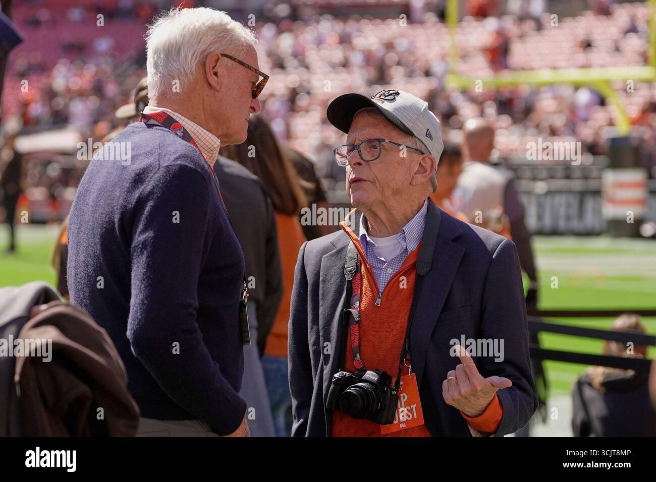 Jimmy Haslam, left, Cleveland Browns owner, talks with Ohio Gov. Mike ...