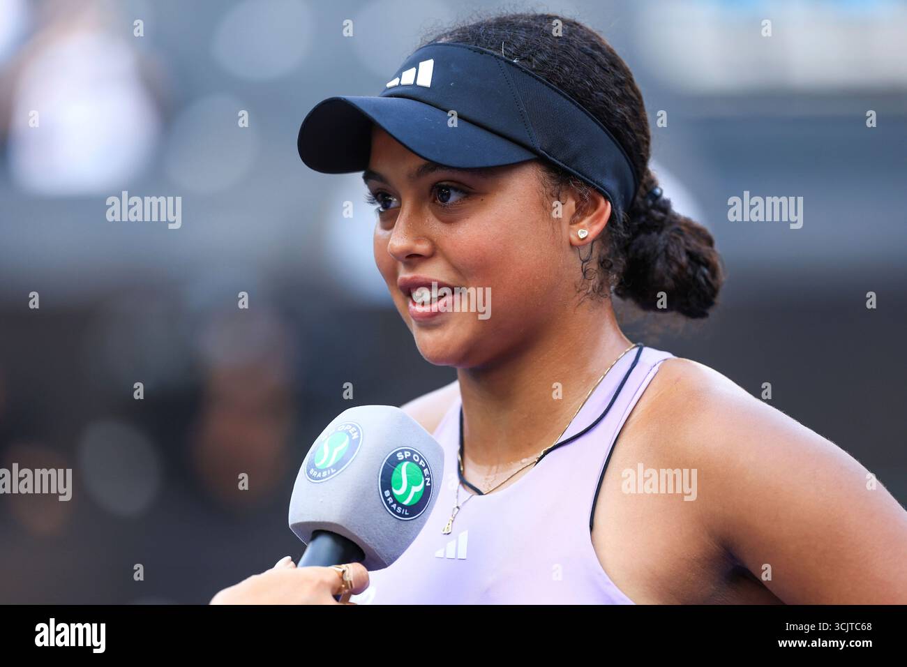 SP - SAO PAULO - 09/08/2025 - SP OPEN WTA 250 - Nauhany Silva during ...