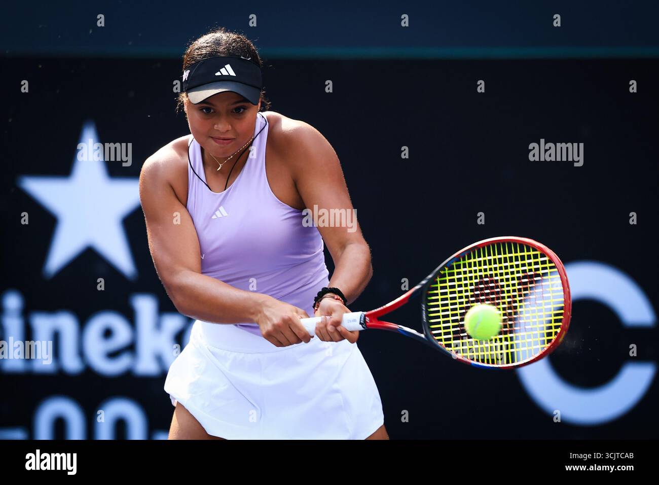 SP - SAO PAULO - 09/08/2025 - SP OPEN WTA 250 - Nauhany Silva during ...