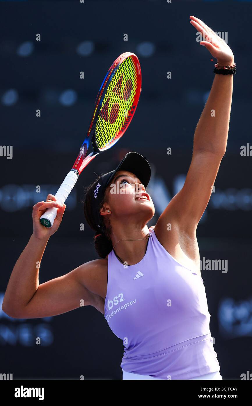 SP - SAO PAULO - 09/08/2025 - SP OPEN WTA 250 - Nauhany Silva during ...