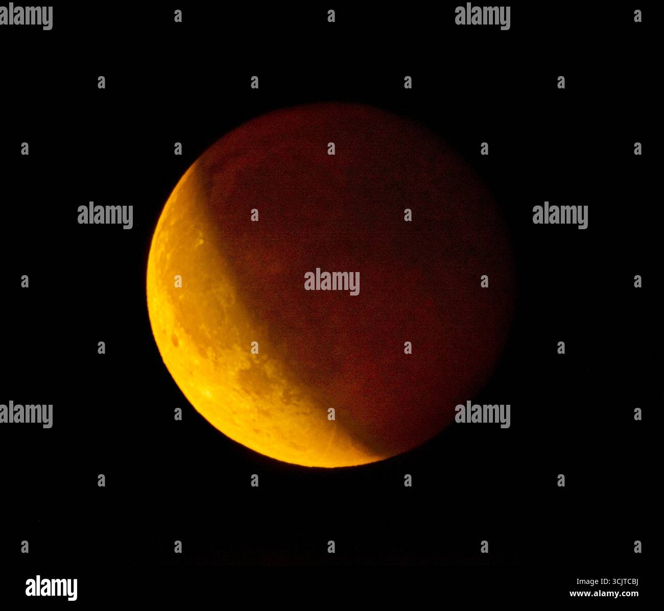 Blutmond, Mondfinsternis bei Vollmond Braunschweig Niedersachsen ...